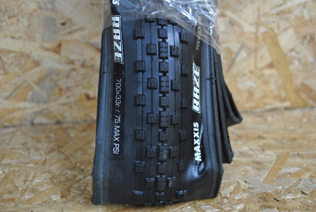 ZWIJANA OPONA CX MAXXIS RAZE 700X33 359gr GRAVEL - 13019674164 ...