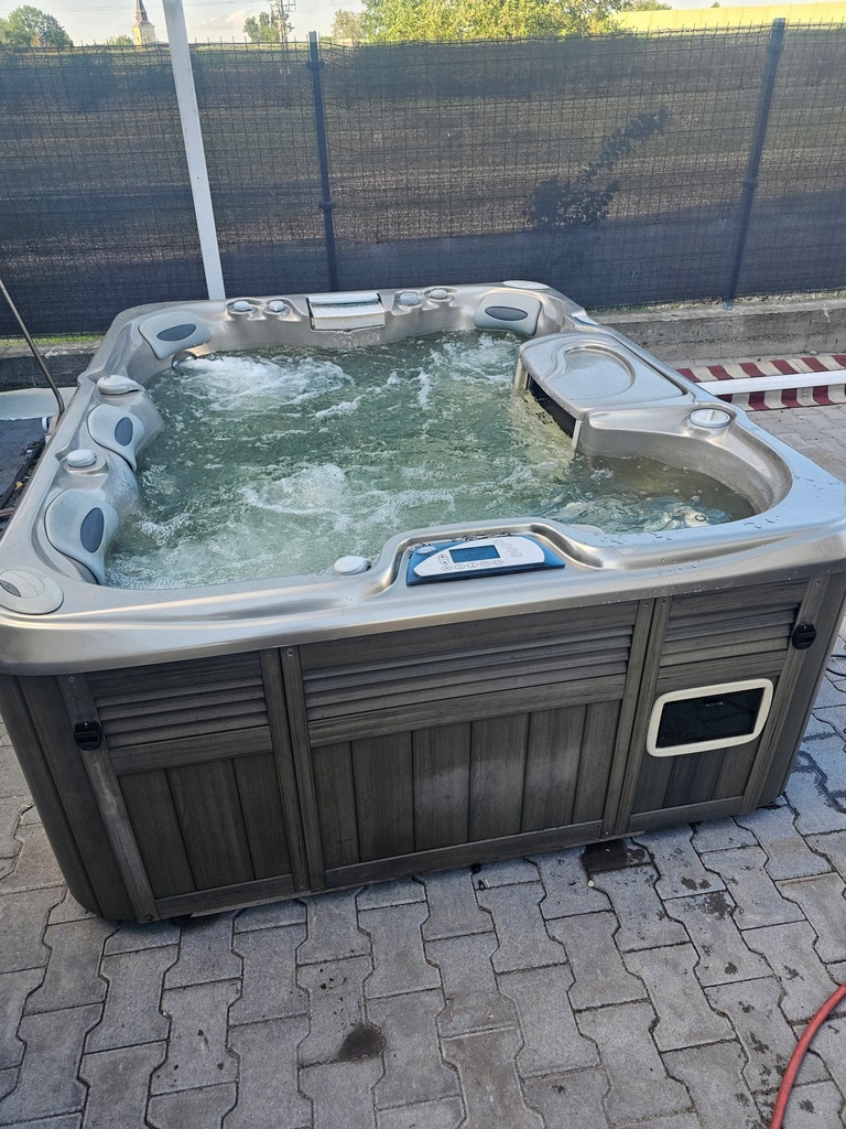 jacuzzi caloroczne taras ogrod Sundance spas marin - 15639235725 ...