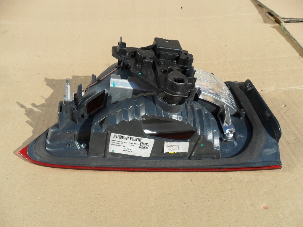 BMW X1 F48 lampa prawa tył w klapę 7350698-10 - 12997706738 - oficjalne ...