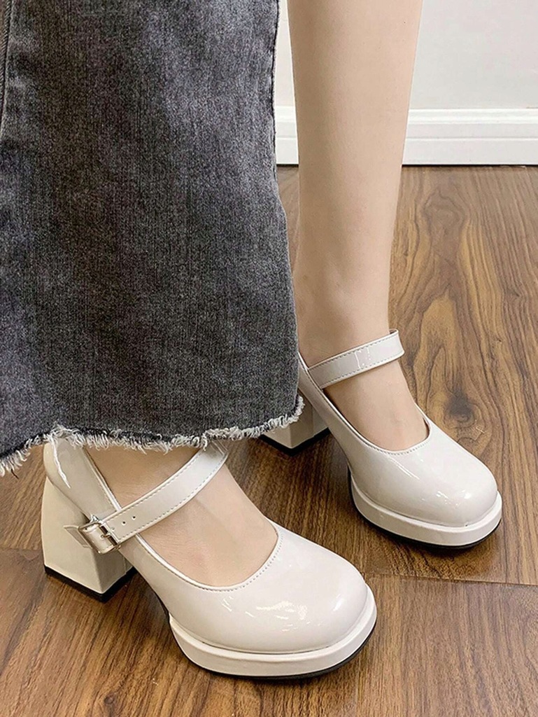 BUTY CZÓŁENKA TYPU MARY JANE LAKIEROWANE BEŻOWE NA OBCASIE SHEIN EUR 37,5 - 15299110131 ...