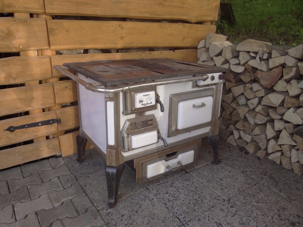 Stary piec kuchenny , przedwojenna kuchnia - 8753915002 - oficjalne ...