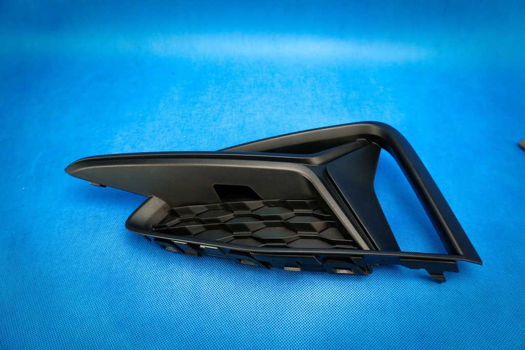 Kratka zderzaka lewa Audi A7 4K8 4K8807647A - 13311857324 - oficjalne ...