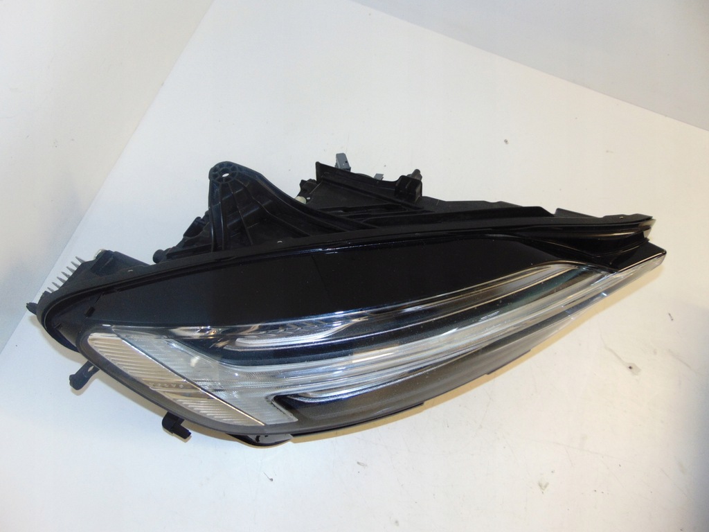 VOLVO V60 S60 LAMPA PRAWA 32314191 - 10555548660 - oficjalne archiwum ...