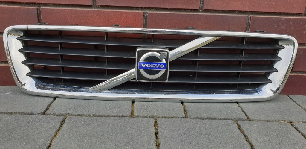 VOLVO C30 06-10 GRILL ATRAPA 30657194 - 12076101823 - oficjalne ...