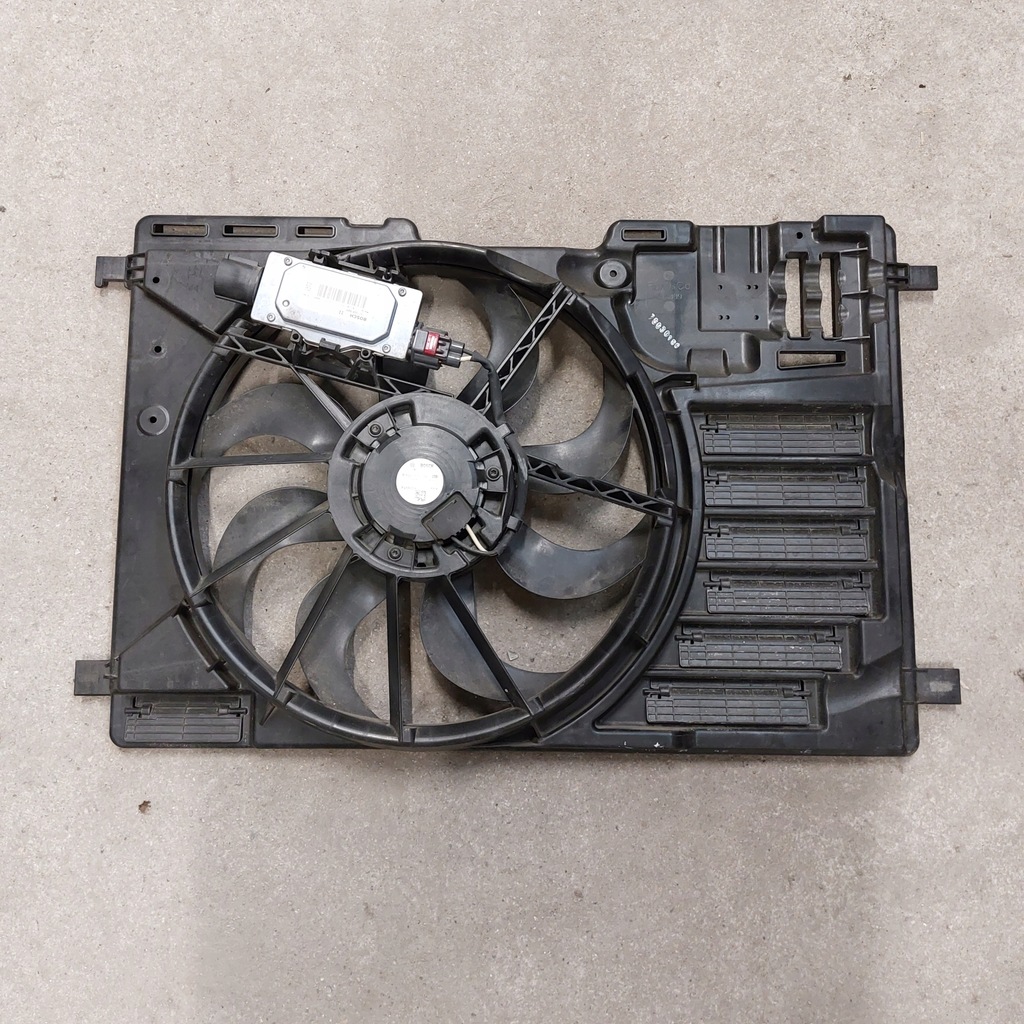FORD FOCUS MK3 ST 2,0B ECOBOOST WENTYLATOR CHŁODNICY BOSCH 0130308532 ...