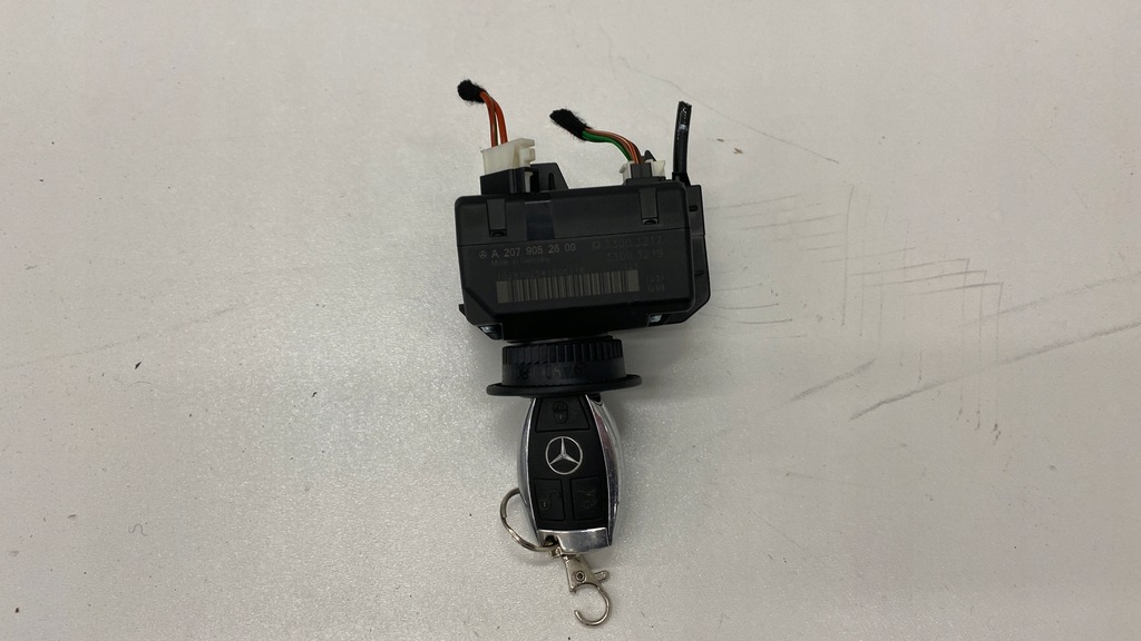 STACYJKA KLUCZYK MERCEDES W204 W212 2079052600 - 12865160813 ...