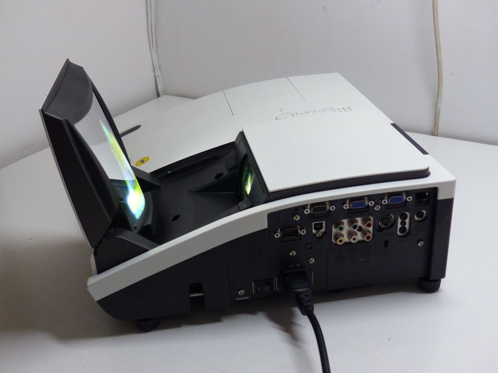 PROJEKTOR RZUTNIK KRÓTKOOGNISKOWY HITACHI ED-A100 - 6944291151 ...