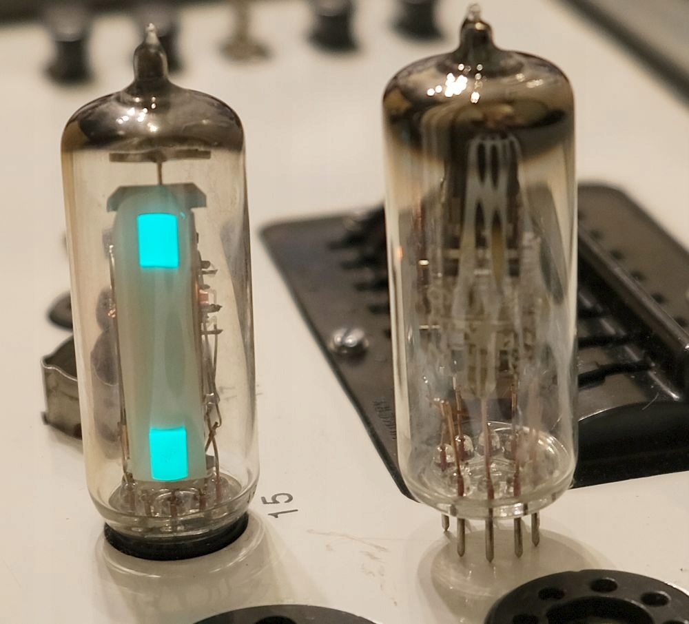 Magiczne oko 6E2 ( EM84 ) nowe NOS - 10171730577 - oficjalne archiwum ...