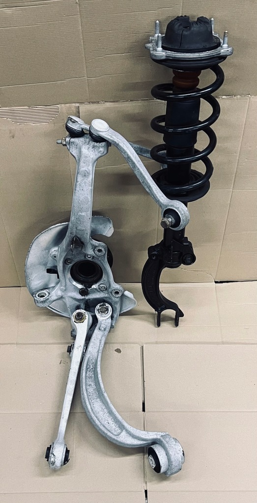 AUDI A6 C7 ZWROTNICA PRAWA PRZÓD KOMPLETNA WAHACZE - 13172572090 - oficjalne archiwum Allegro