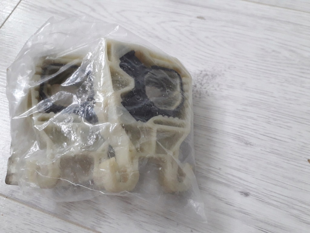 Uchwyt mocowanie chłodnicy Vw Audi NOWE 5Q0121367G - 12244831777 ...