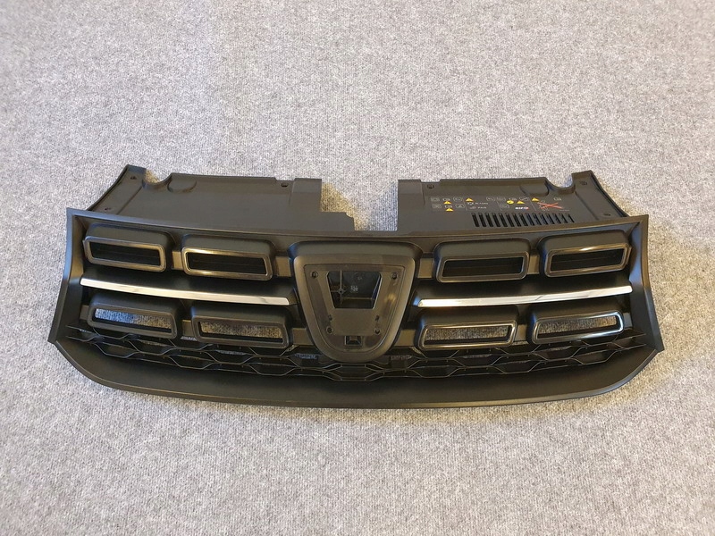 DACIA LOGAN SANDERO II 2 LIFT ATRAPA GRILL OE - 11722400839 - oficjalne ...