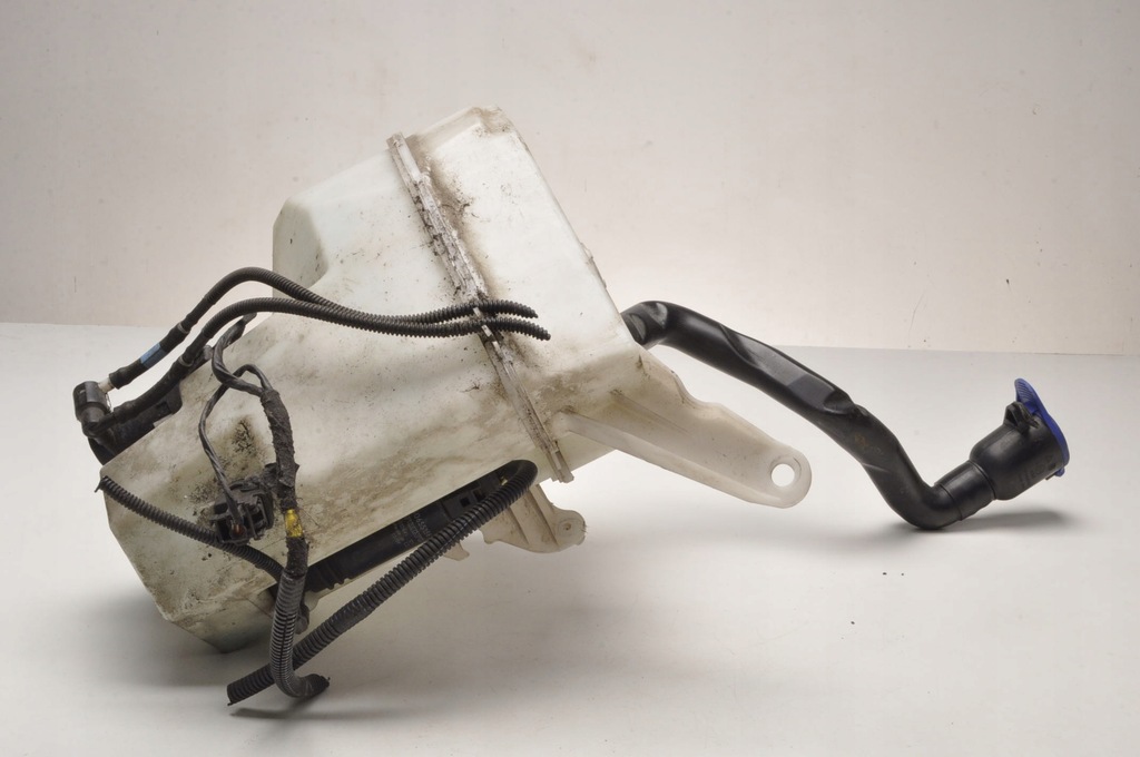 VOLVO V70 III ZBIORNICZEK SPRYSKIWACZY 30784233 - 14330240530 ...