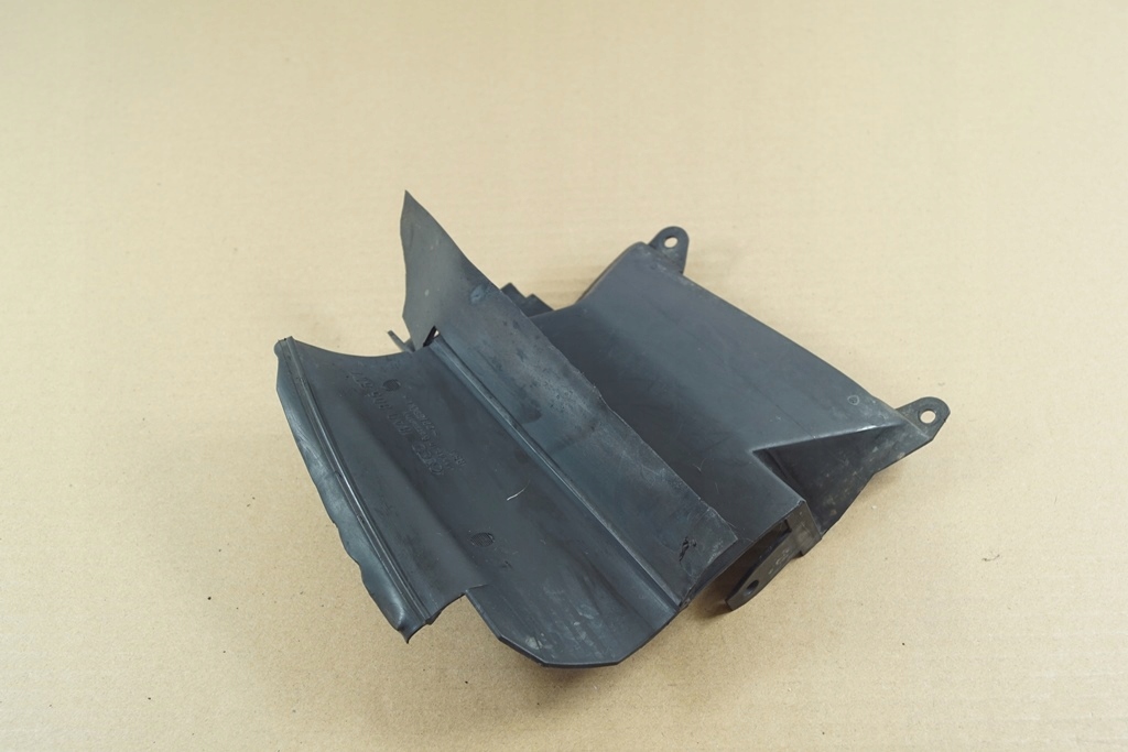 Osłona lampy prawa Audi 80 B4 8A0805647 - 12431947777 - oficjalne ...