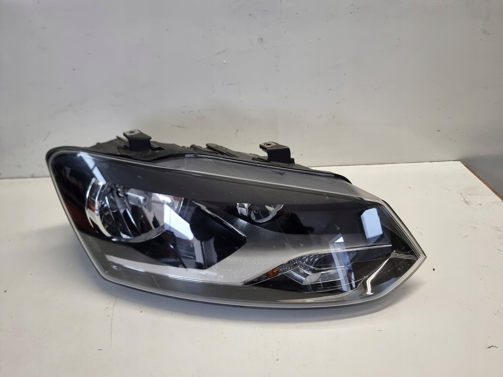 VW POLO 6R0 LAMPA PRZEDNIA PRAWA - 13365016164 - oficjalne archiwum Allegro