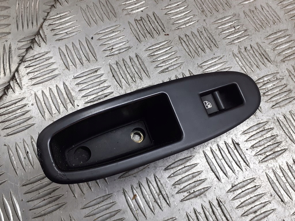 PANEL SZYBY PRAWY TYŁ ALFA ROMEO 159 156079596 - 13815921572 ...