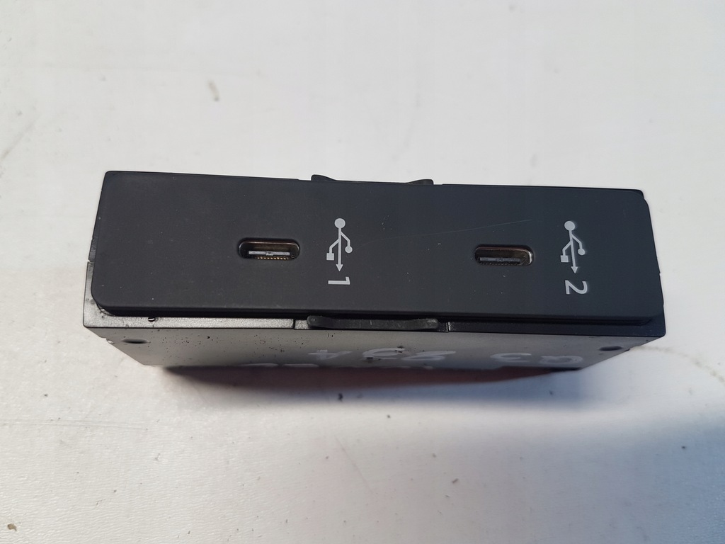 AUDI Q3 83A Gniazdo USB 83A035736A - 12772428741 - oficjalne archiwum ...