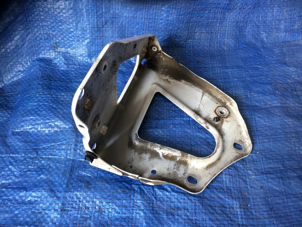 Audi A6 C6 Wspornik Mocowanie Błotnika 4F0821135 - 7619318911 ...