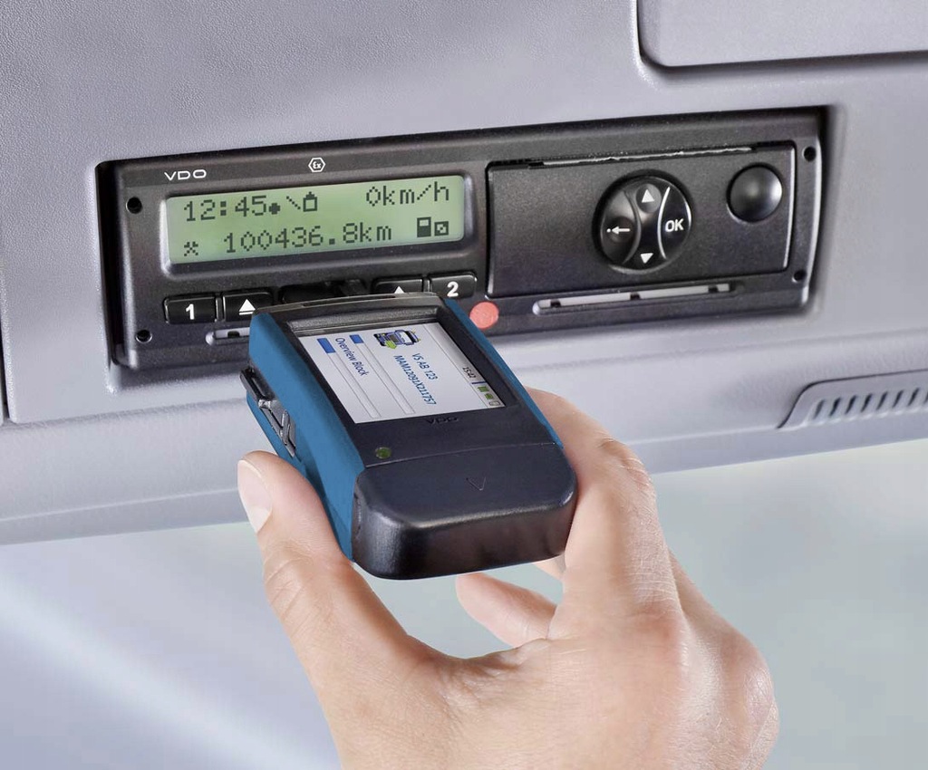 CZYTNIK KART KIEROWCY TACHOGRAFU TIR VDO DLK PRO - 6767614650 ...