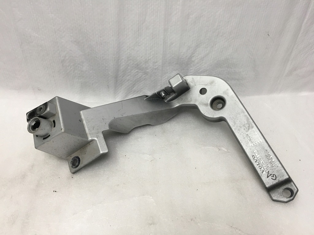 VOLVO XC40 II ŚLIZG BŁOTNIKA LEWY 32234761 - 8248823498 - oficjalne ...