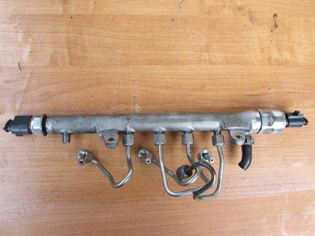 VW 1.6 TDI ZAWÓR PALIWA 48B13640A02 03L130764A - 8298197832 - oficjalne ...