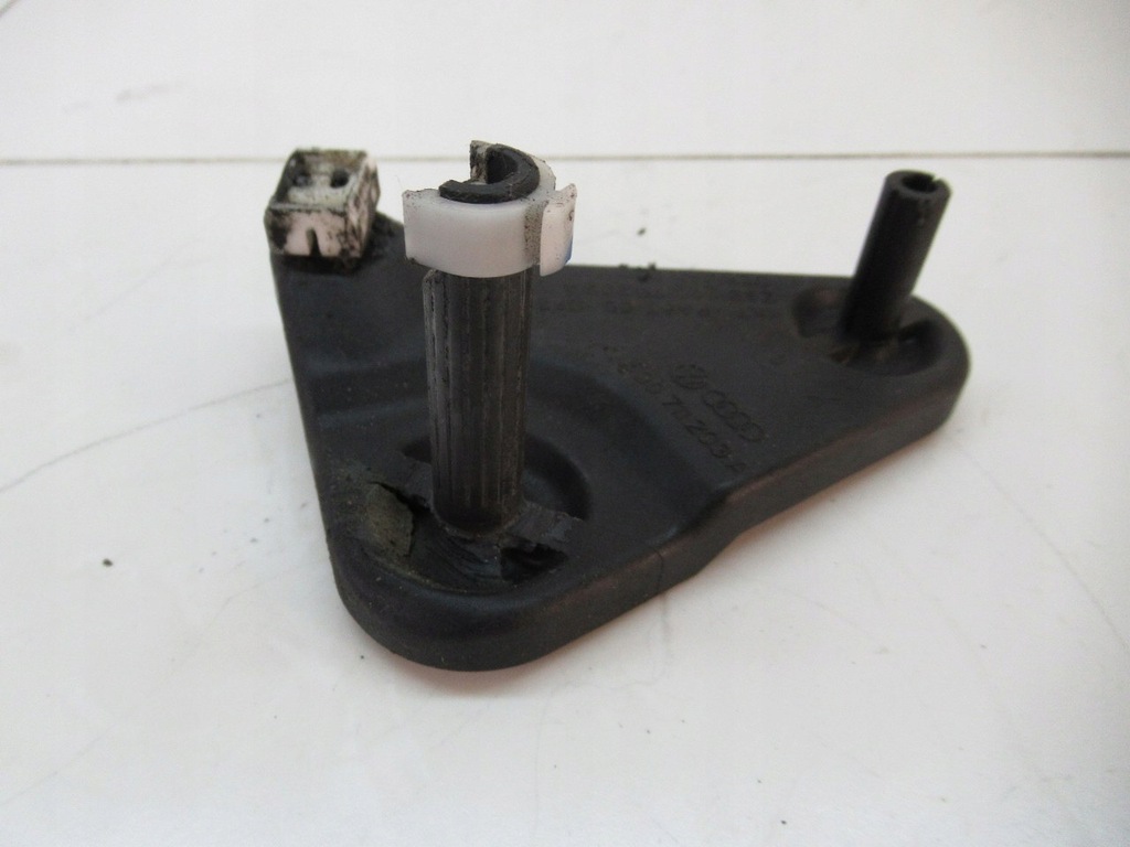 UCHWYT DŹWIGNIA ZWROTNA AUDI A3 8V0 LIFT 16r - 11120696833 - oficjalne ...