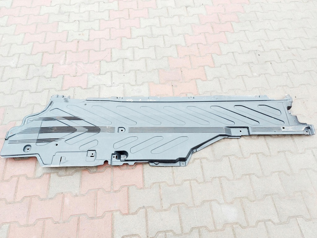 C-KLASA W205 lift 18r. Płyta osłona podwozia prawa A2056842000 ...