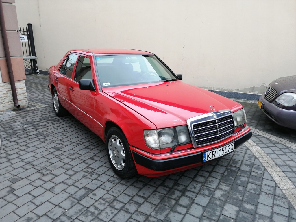 ## MERCEDES BENZ W124 ## 300D ## LEGENDARNY KLASYK - 8912103766 ...