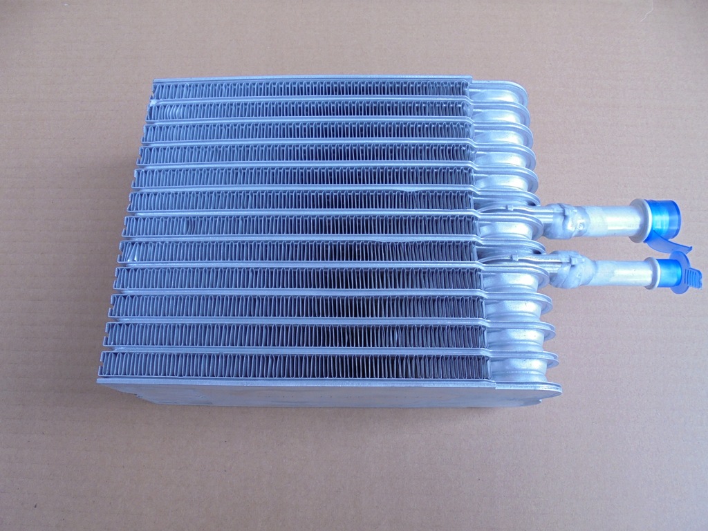 PAROWNIK KLIMATYZACJI TYŁ VW T5 MULTIWAN TOUAREG - 14068982678 ...