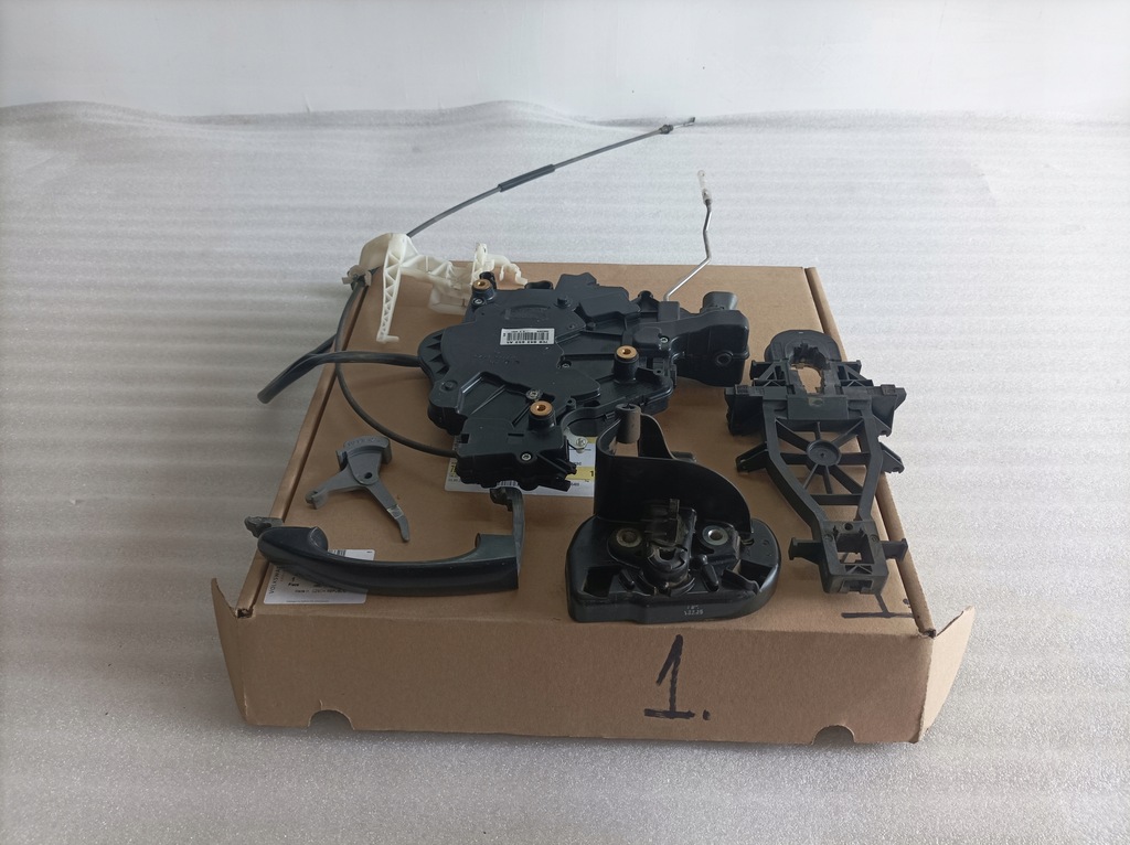 ZAMEK DRZWI PRZESUWNYCH VW T5 T6 7E0843653AS - 13978471001 - oficjalne ...