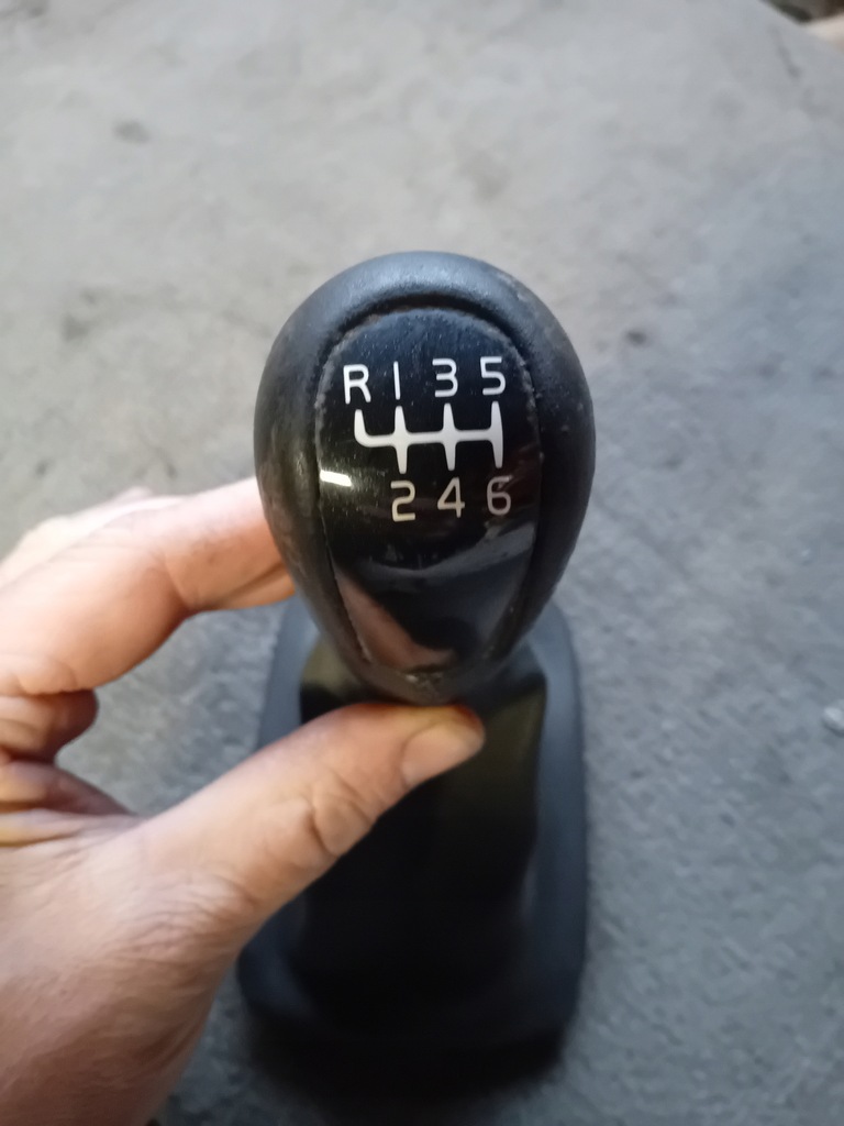 VOLVO V50 S40 II C30 C70 II 2.0D 6B 04-12 GAŁKA ZMIANY BIEGÓW MIESZEK ŁADNA - 15361542431 ...