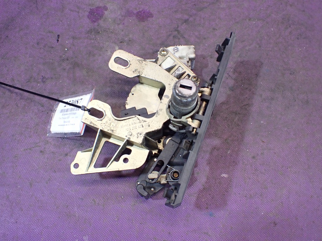 VW PASSAT B5 KOMBI 96- KLAMKA TYŁ KLAPY 3B0827297G - 13911577892 - oficjalne archiwum Allegro