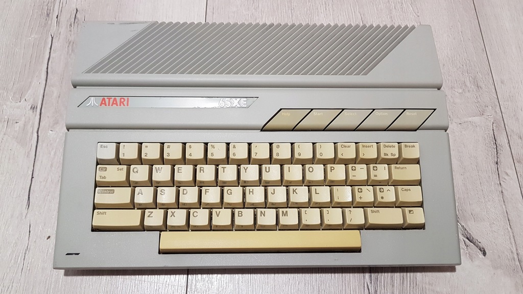 KULTOWY KOMPUTER - ATARI 65XE - 12885727740 - oficjalne archiwum Allegro