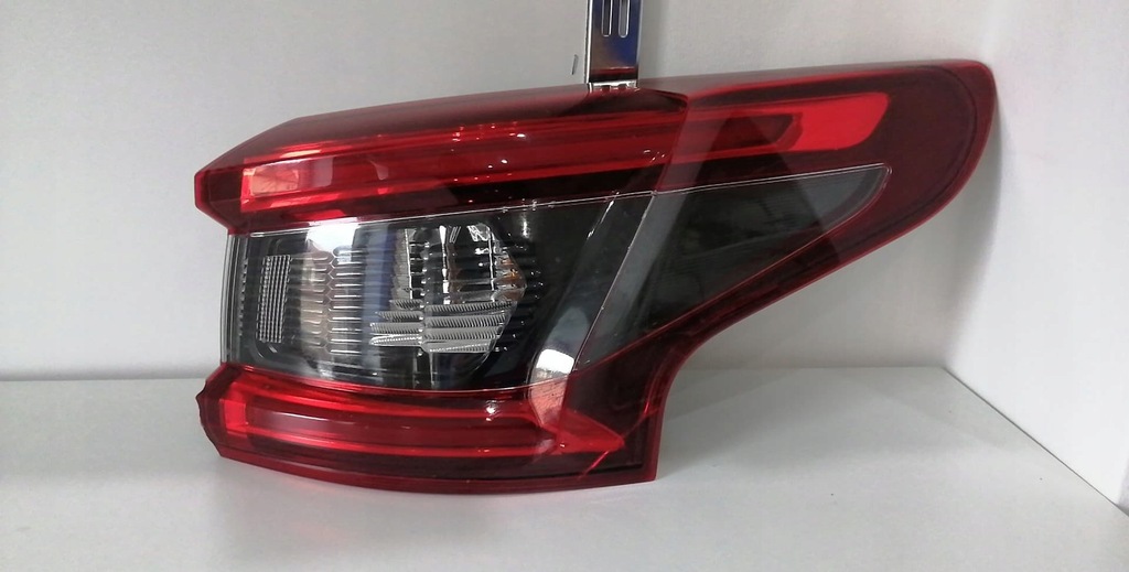NISSAN QASHQAI lampa prawa tył 22019009 - 10721062926 - oficjalne ...