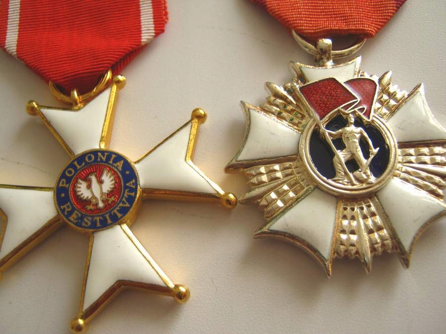 ODZNACZENIE ORDER KRZYŻ POLONIA RESTITUTA 1944 + ODZNACZENIE PRL - 14655745412 - oficjalne ...
