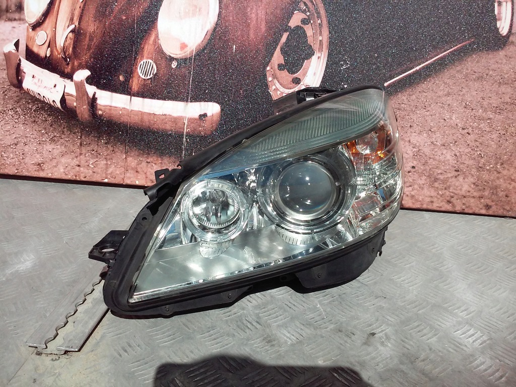 MERCEDES W204 BI-XENON NIESKRĘTNY LAMPA LAMPY - 12589411018 - oficjalne ...