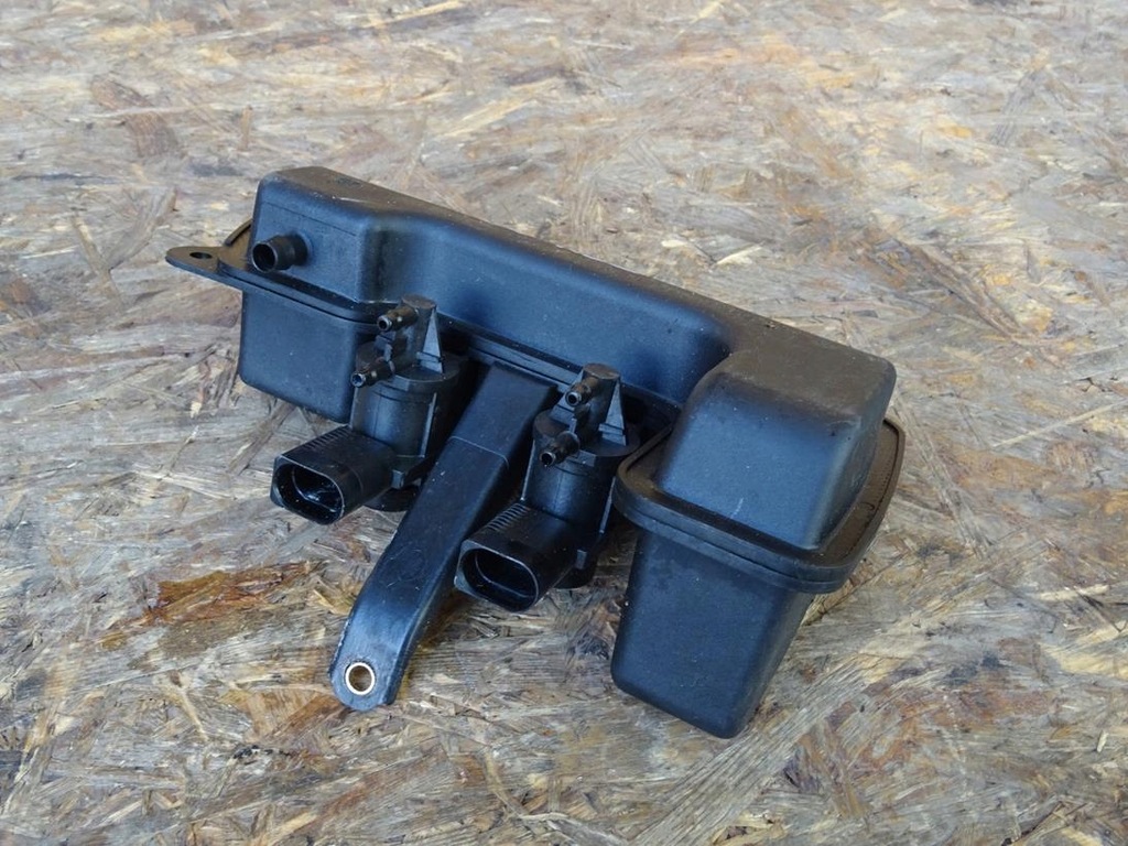 AUDI A3 8P GOLF V 3.2 V6 BDB ZBIORNIK ZAWOREK PODCIŚNIENIA 1J0906283B ...