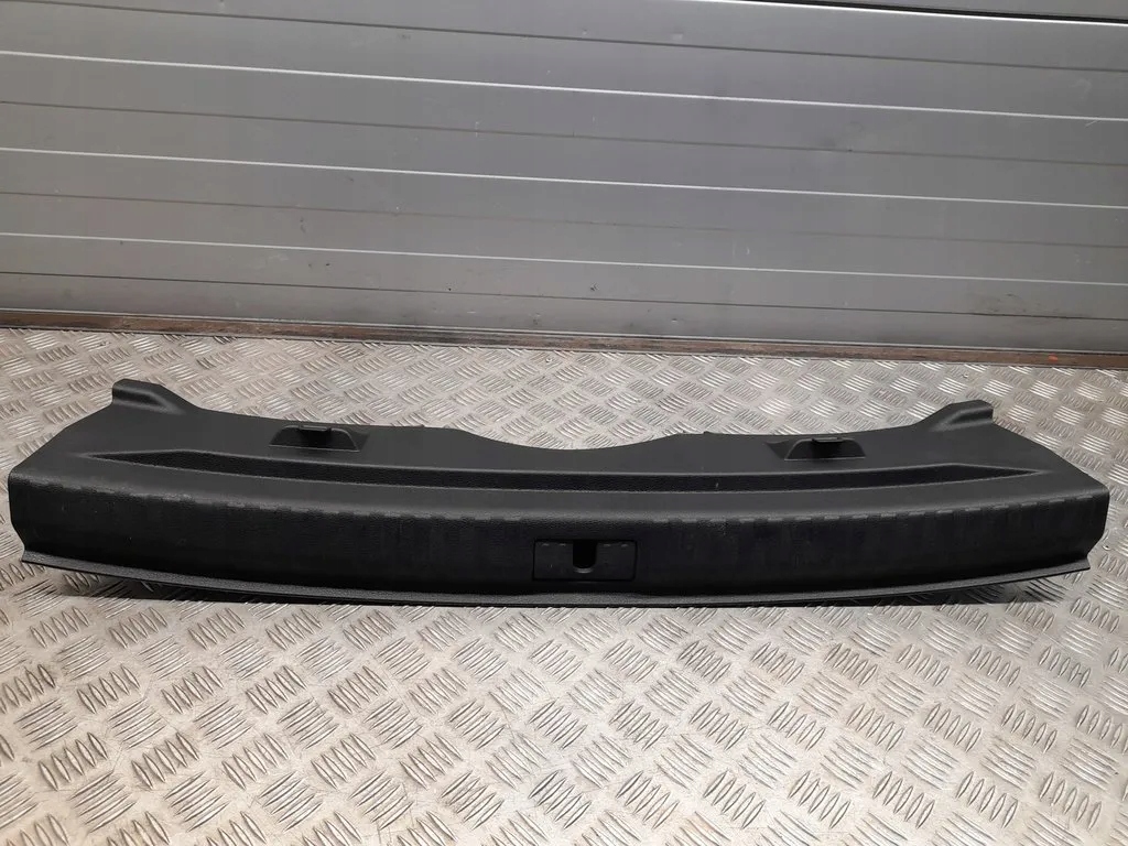 Audi Q3 F3 83A864483 Tylny Boczki bagażnika - 13272759445 - oficjalne ...
