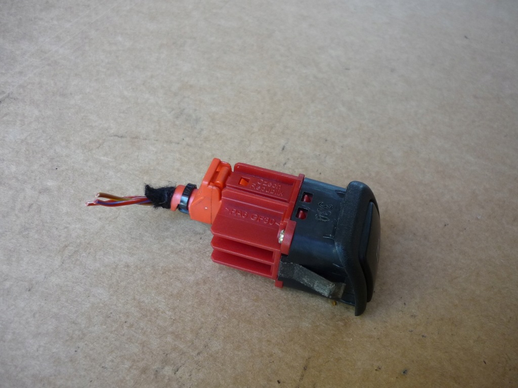 PRZYCISK KLAPKI WLEWU PALIWA AUDI A2 8Z1959833 - 12540841419 ...