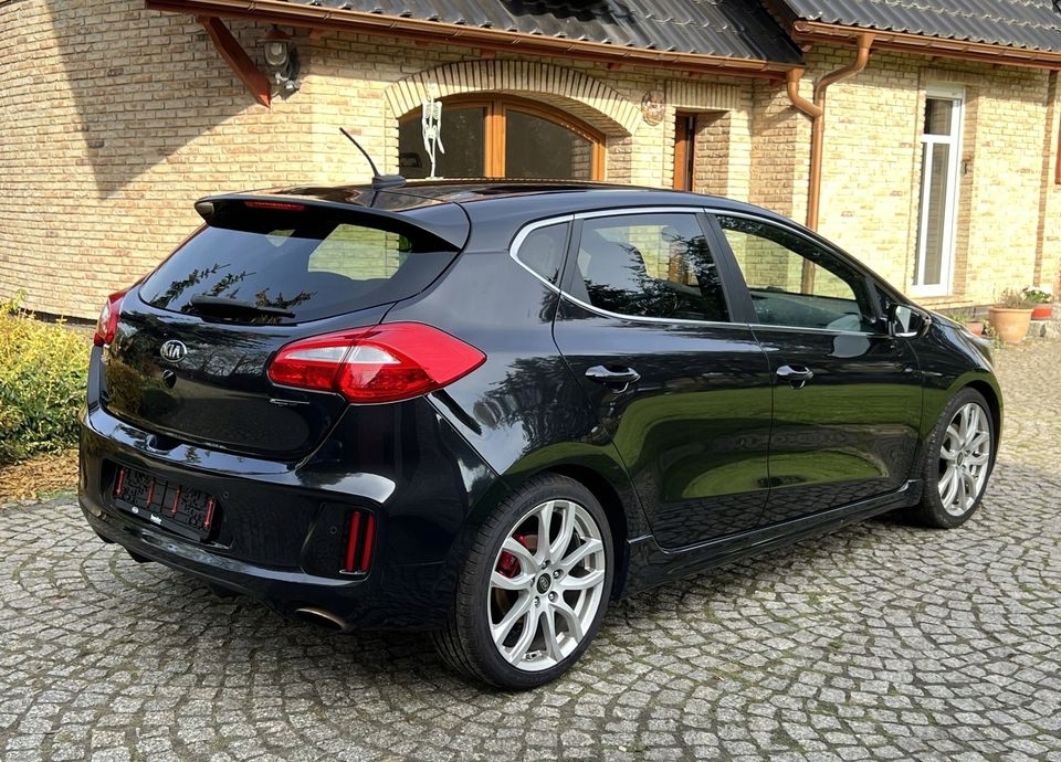 Kia Ceed Cee'd 1.6 T-GDI GT - 13028598840 - oficjalne archiwum Allegro