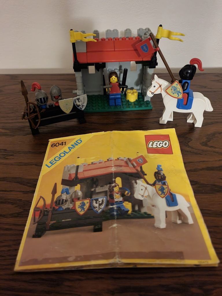 LEGO Castle: Lion Knights: 6041 Armor Shop - 12624454093 - oficjalne ...