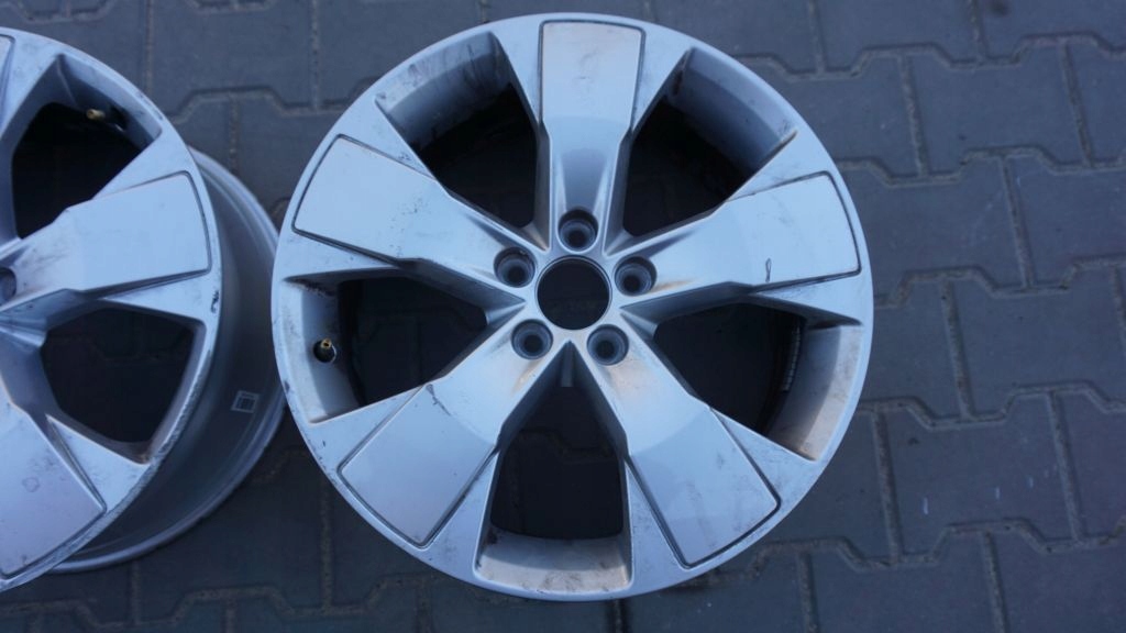 VOLVO XC40 - FELGA ALUMINIOWA 18 31471553 - 11601446084 - oficjalne ...