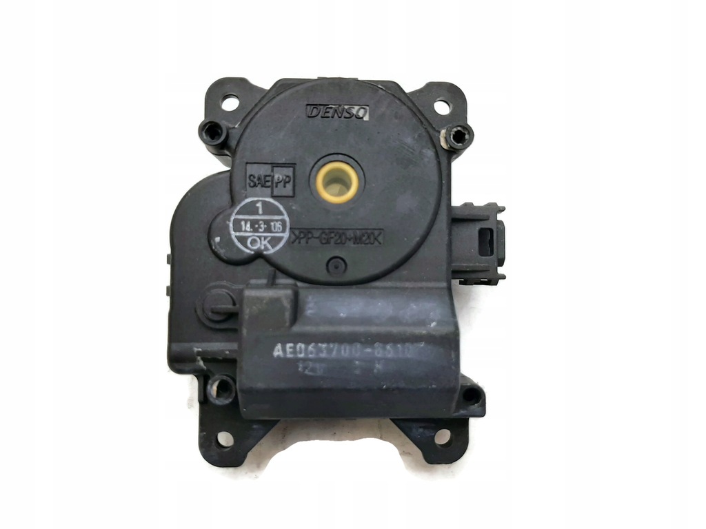 SILNICZEK NAGRZEWNICY TOYOTA AE063700-8610 - 12246856537 - oficjalne ...