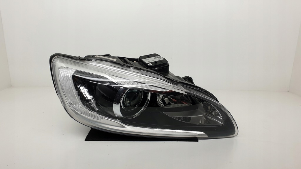 VOLVO V60 S60 LIFT BI XENON SKRĘTNY LAMPA PRAWA EU - 15262555812 ...