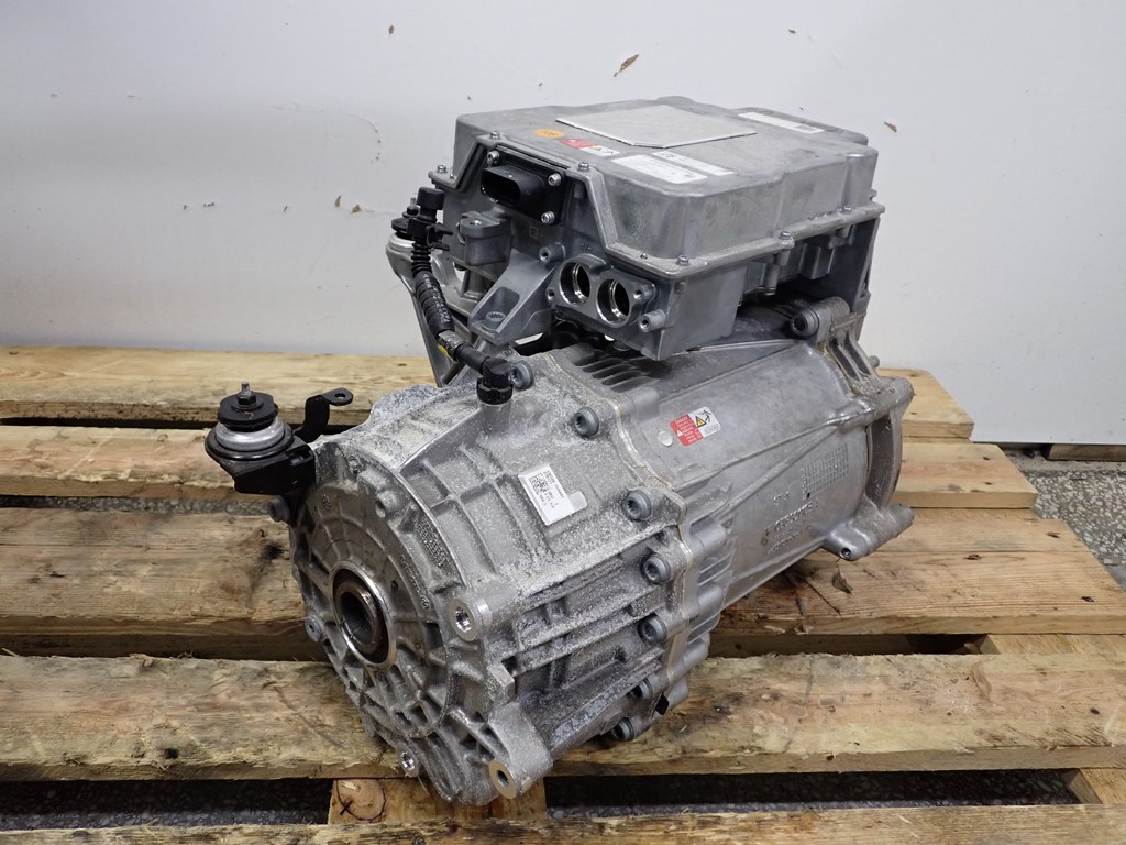 SILNIK NEPĘD ELEKTRYCZNY PRZÓD TAYCAN 4S 21R FV! - 12182739404 ...