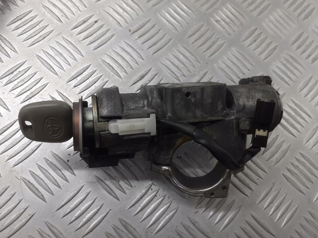 STACYJKA Z KLUCZYKIEM TOYOTA AVENSIS T25 2.0 D4D N0501517 - 15485727638 ...