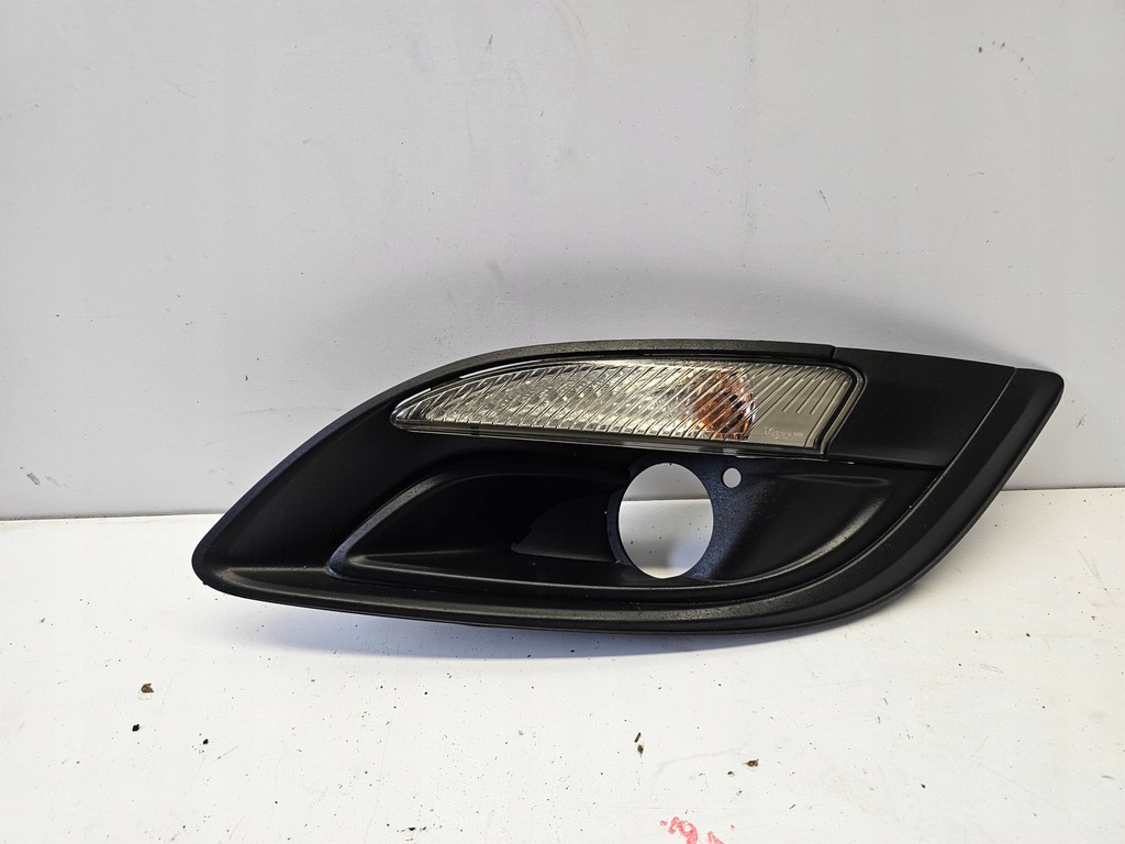 OPEL ASTRA J LIFT KIERUNKOWSKAZ KRATKA HALOGENU ZDERZAKA LEWY PRZOD LEWA - 15328567214 ...