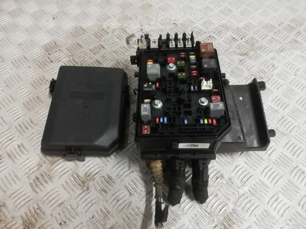 Opel Astra K V 1.0 TURBO SKRZYNKA BEZPIECZNIKÓW 39019184 - 14803119484 ...