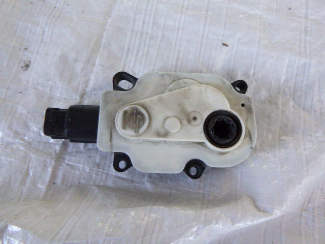SILNICZEK CHŁODNICY FORD FOCUS MK2 LIFT 6477R1003 - 12598786175 ...