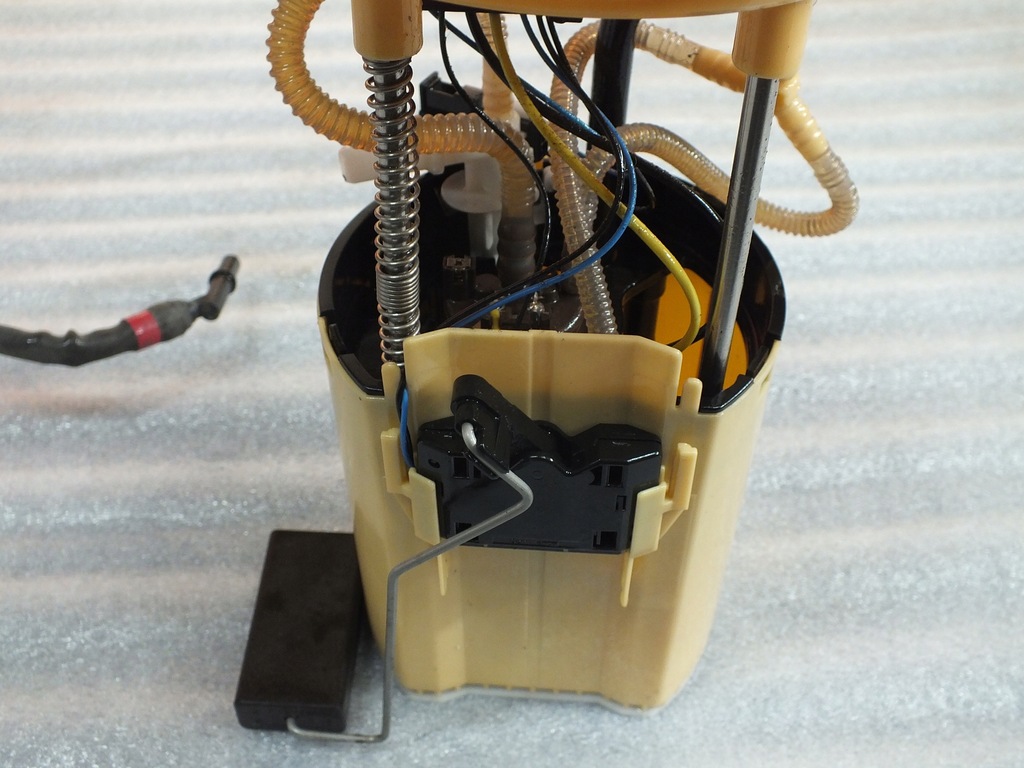 POMPA PALIWA D3 DIESEL VOLVO S60 V60 31372903 - 7838523514 - oficjalne ...