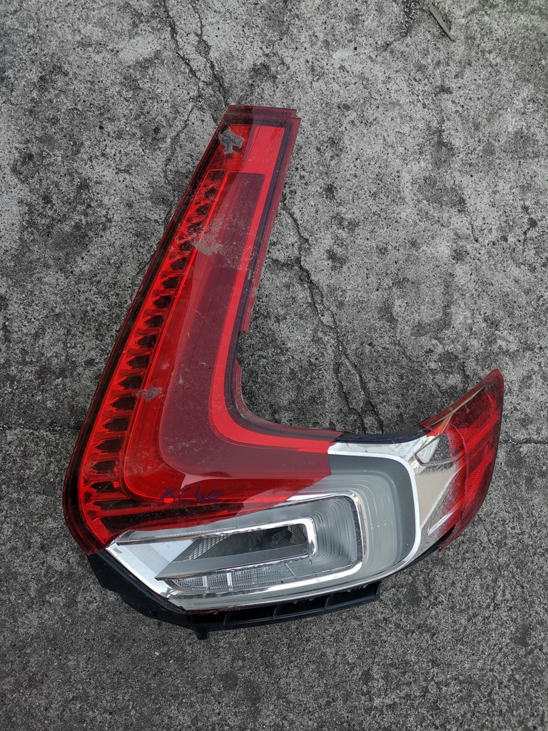 VOLVO XC40 LAMPA TYLNA PRAWA - 13246737494 - oficjalne archiwum Allegro